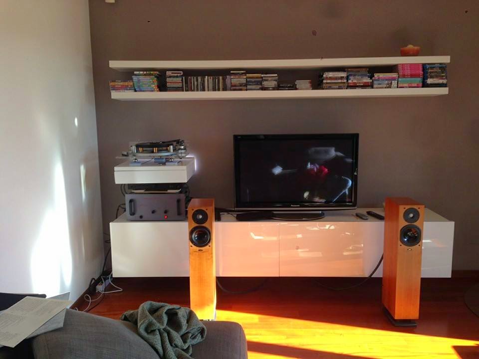 DemAudio turntable shelf series – M & S | Ultimate High-Fidelity