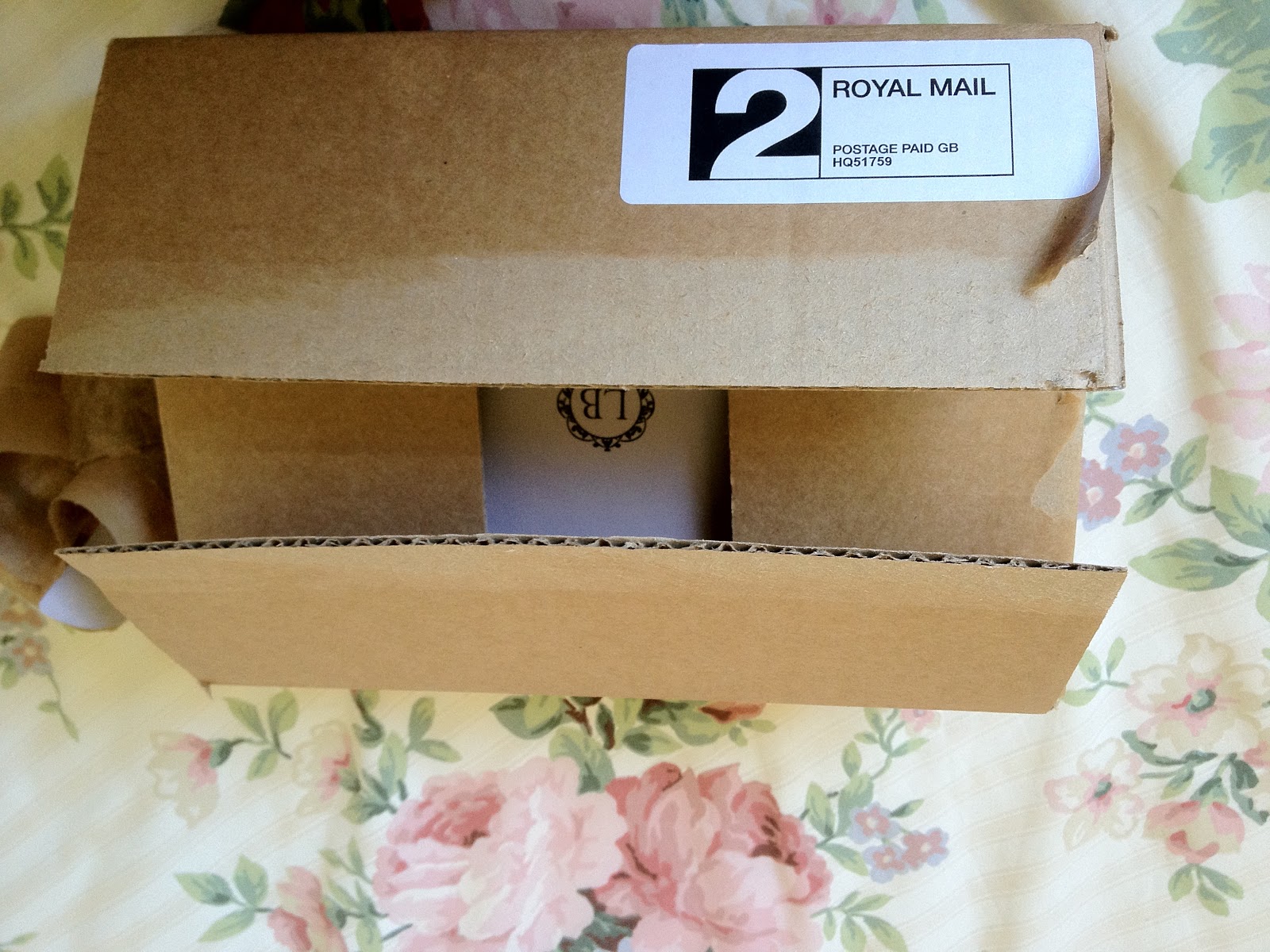 Moonshine: The first Lux Box! What's inside? Review.