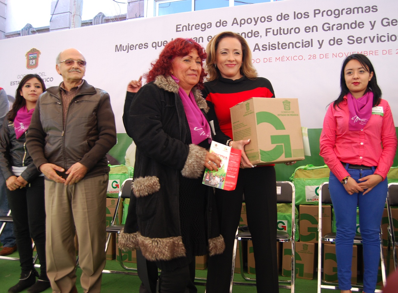 Entrega Gem apoyos a mujeres y adultos mayores en Ecatepec ~ Agencia MANL