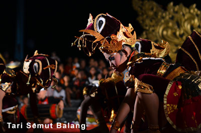 BULELENG : PESONA PESISIR UTARA BALI: Tari Semut Balang