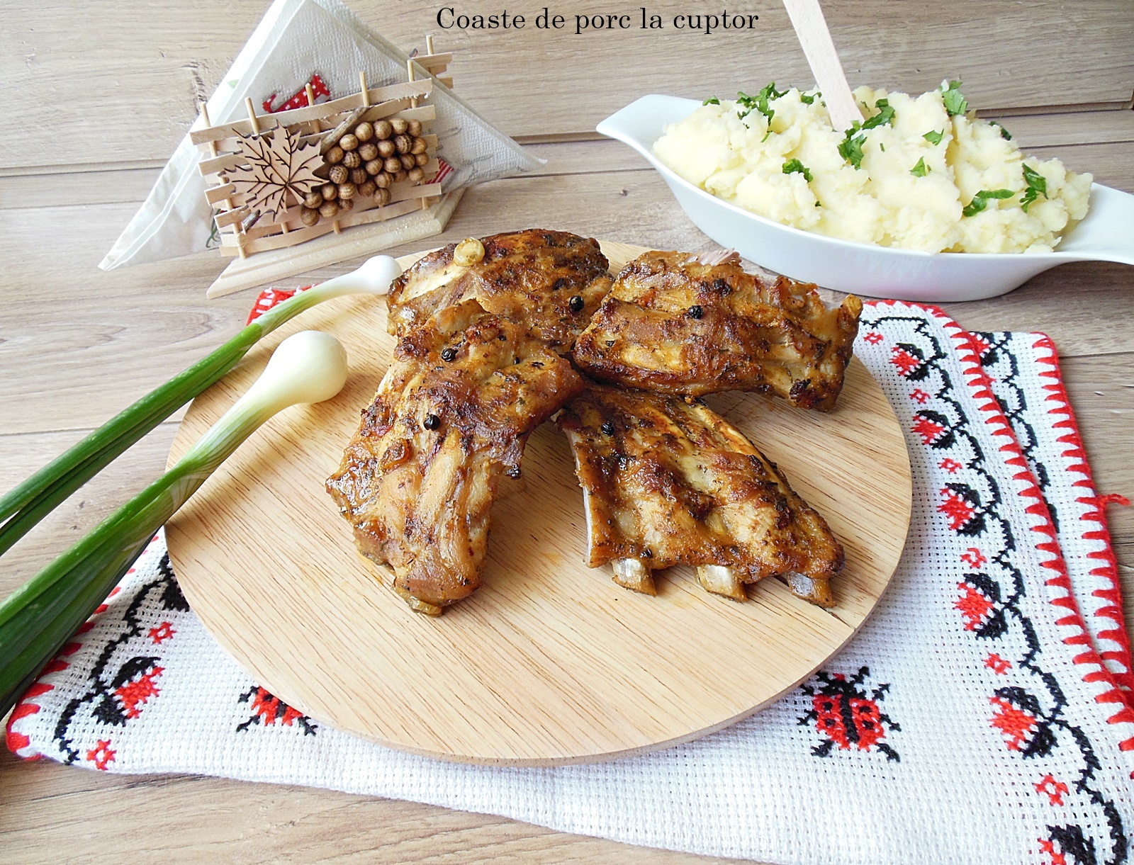 Rocsy in bucatarie: Coaste de porc la cuptor