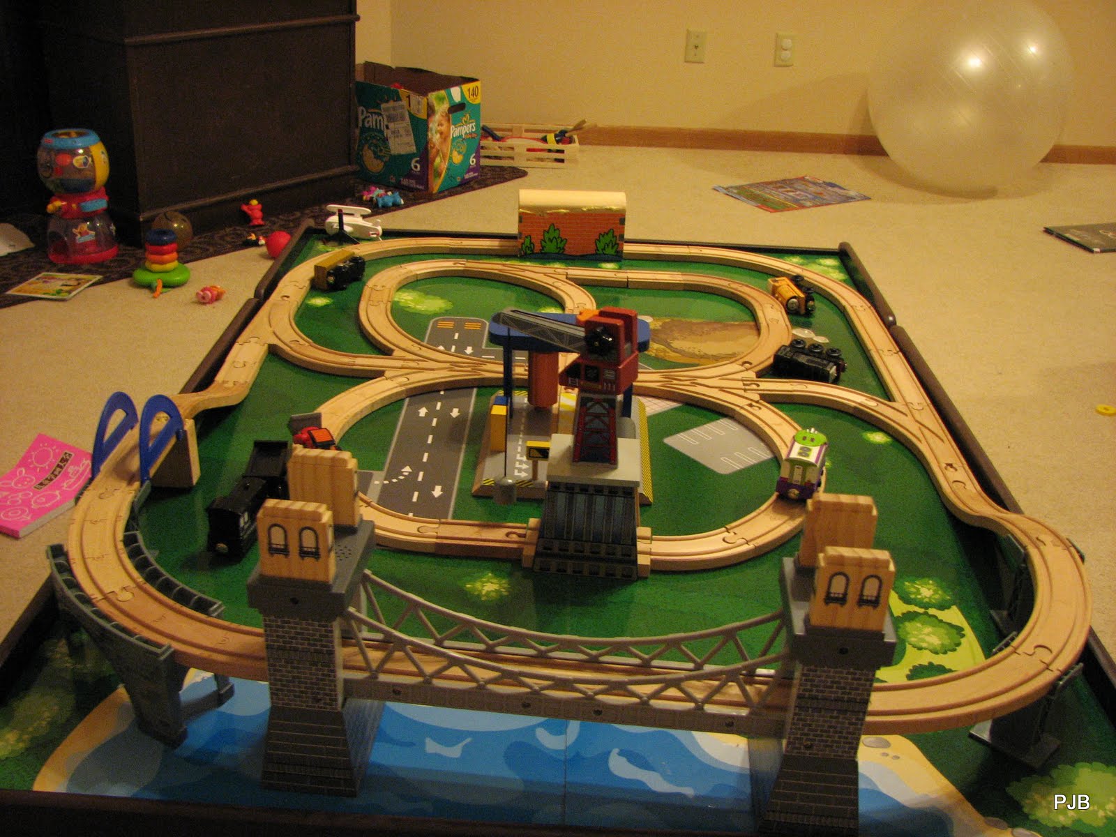 Train Table Layouts: Crazy Eights (Layout #4)