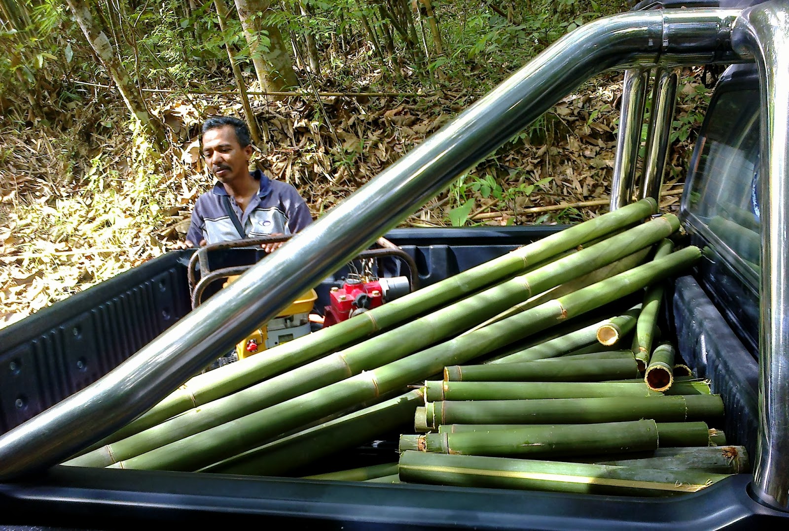 Mencari Buluh Dan Membakar Lemang - Taman Rasa Indah - Relaks Minda