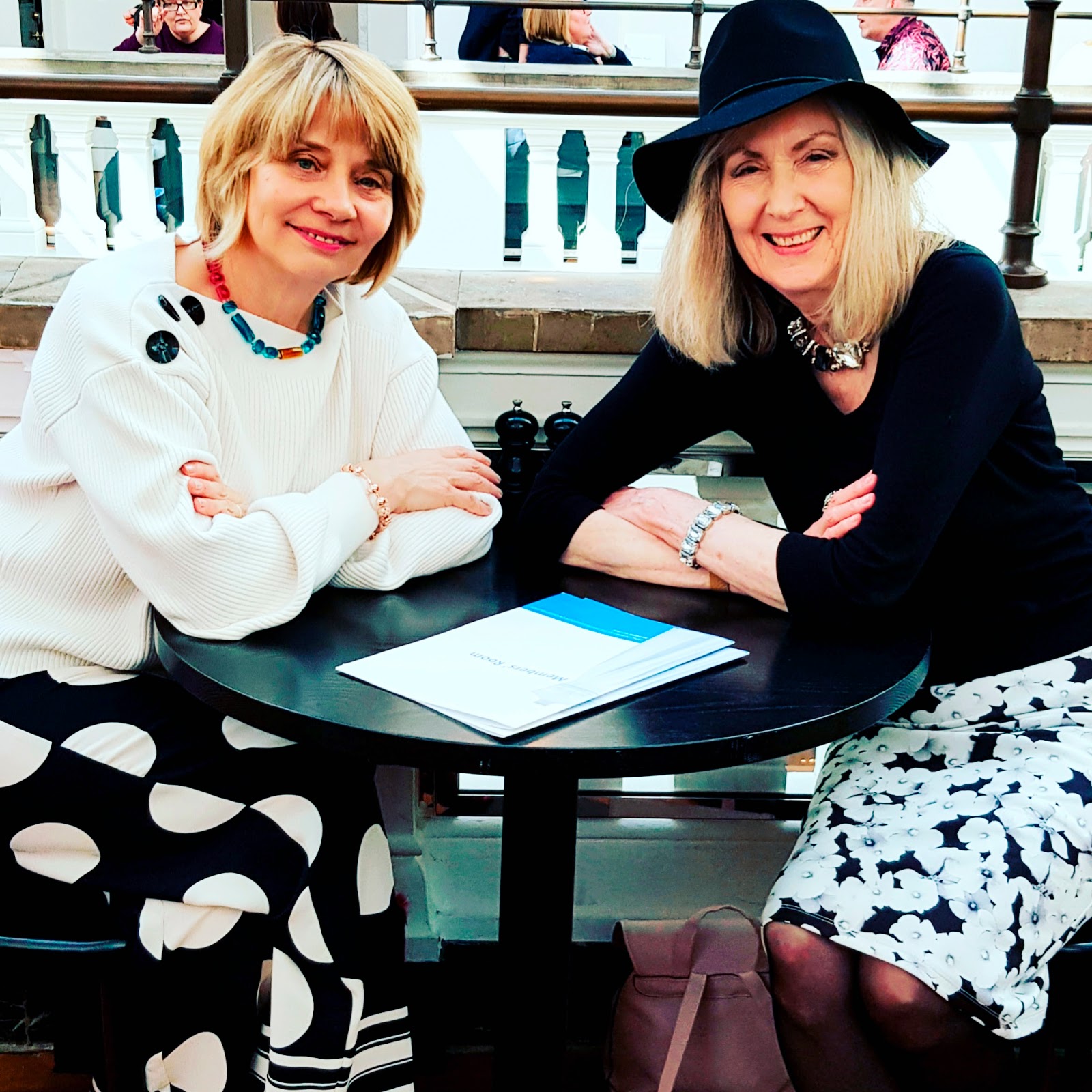 Meeting a fellow blogger to see the Mary Quant exhibition in London ...
