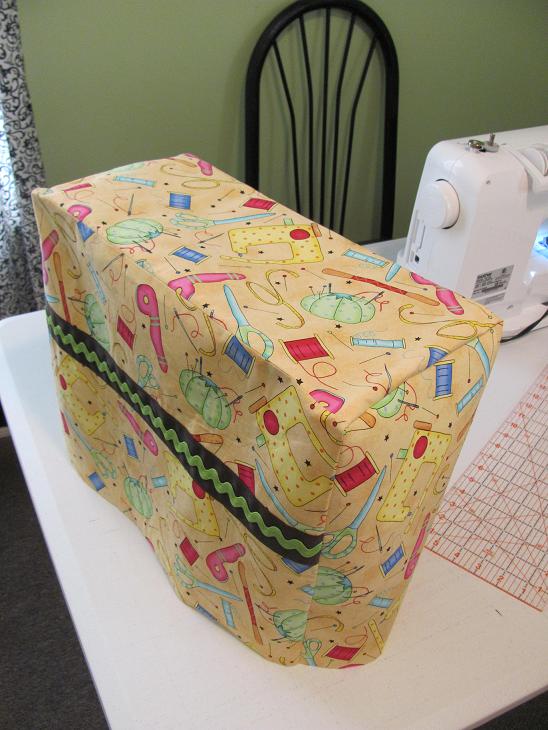Mama To Three Chicks: Reversible Sewing Machine Cover