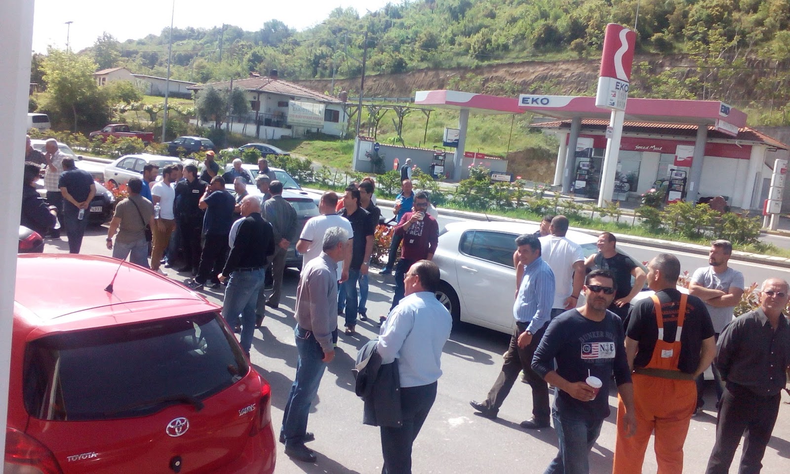ΧΑΜΟΣ ΣΤΟ ΕΛΓΑ ΣΤΗΝ ΒΕΡΟΙΑ.ΟΙ ΑΓΡΟΤΕΣ ΤΗΣ ΠΕΛΛΑΣ-ΗΜΑΘΙΑΣ ΖΗΤΟΥΝ ...