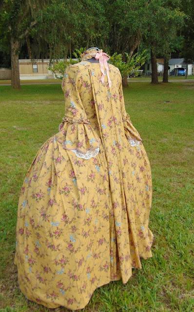 The Antique Sewist: Simplicity 3637 - Robe a la Francaise COMPLETE