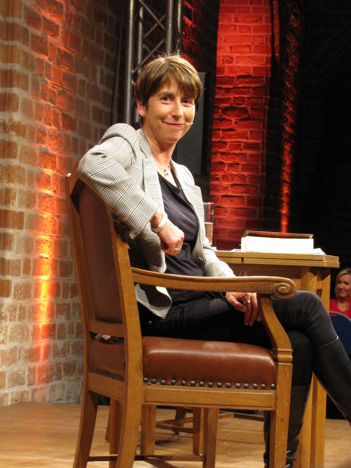 Karo adores...: Buchevent zu "Der dunkle Thron" von Rebecca Gablé