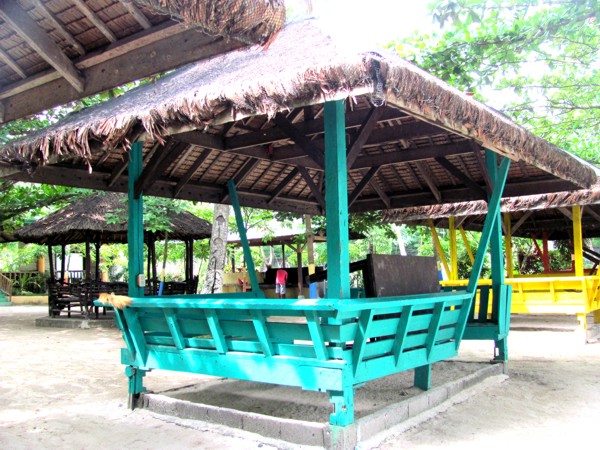 Rainbow Breeze Beach Resort - Brgy, Caliclic, Babak Dist. | Davao Delights