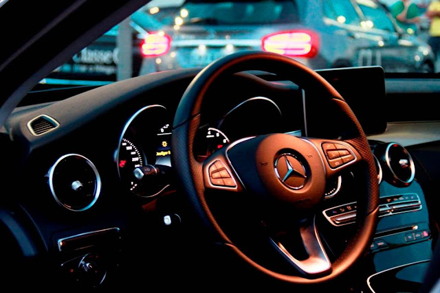 Mercedes-Benz C180 Flex tem desconto de R$ 13 mil reais