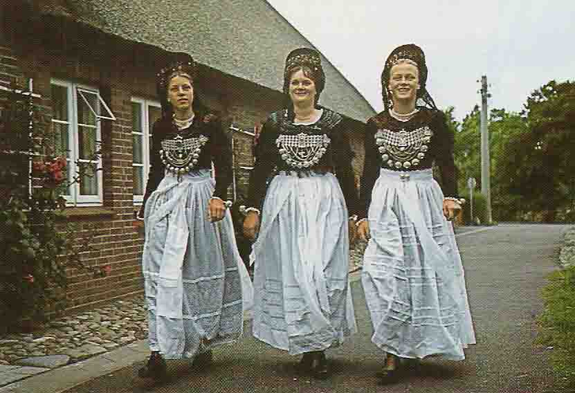 FolkCostume&Embroidery: Costume of the North Frisian Islands
