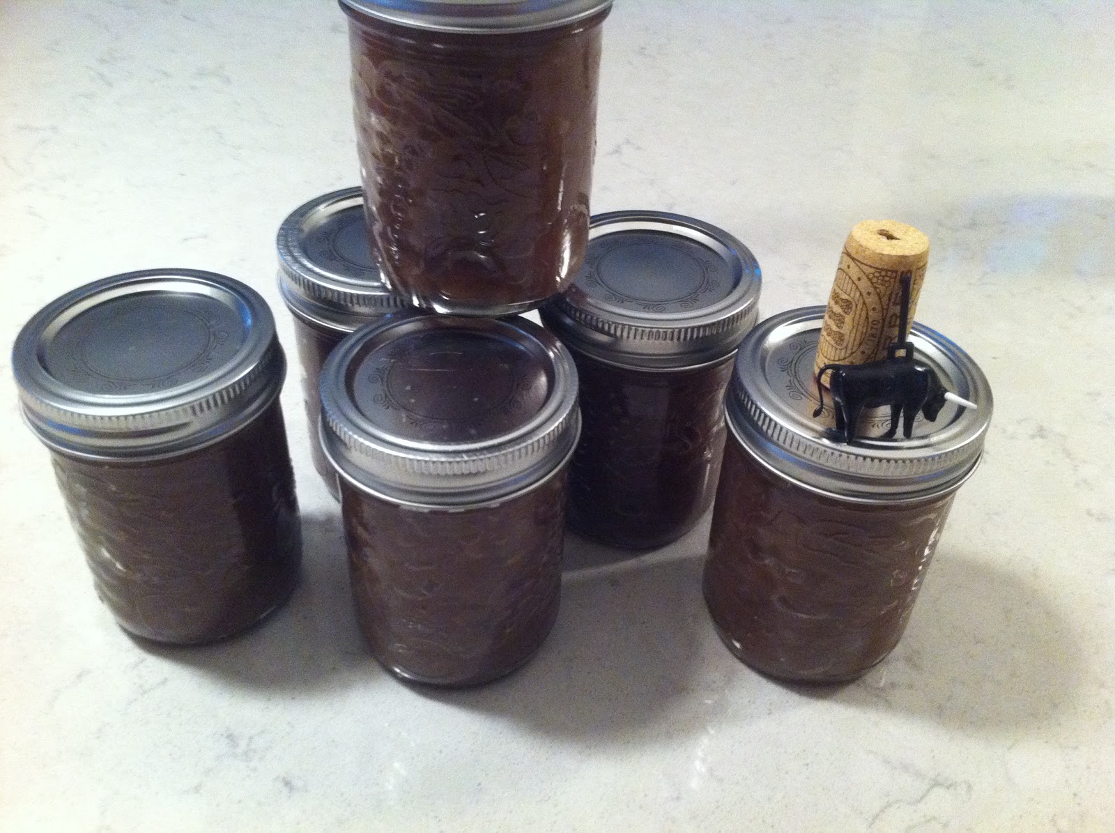 À porc égal: Confit d'oignons au vin rouge