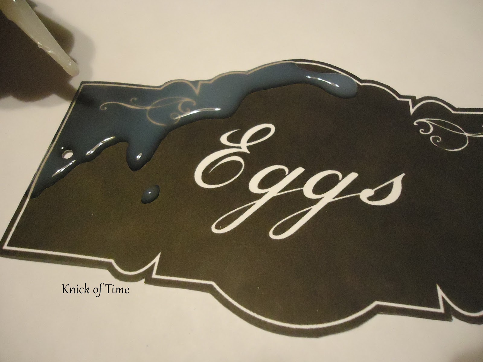 How To Make an Antique Enamel Sign from Knick of Time Interiors