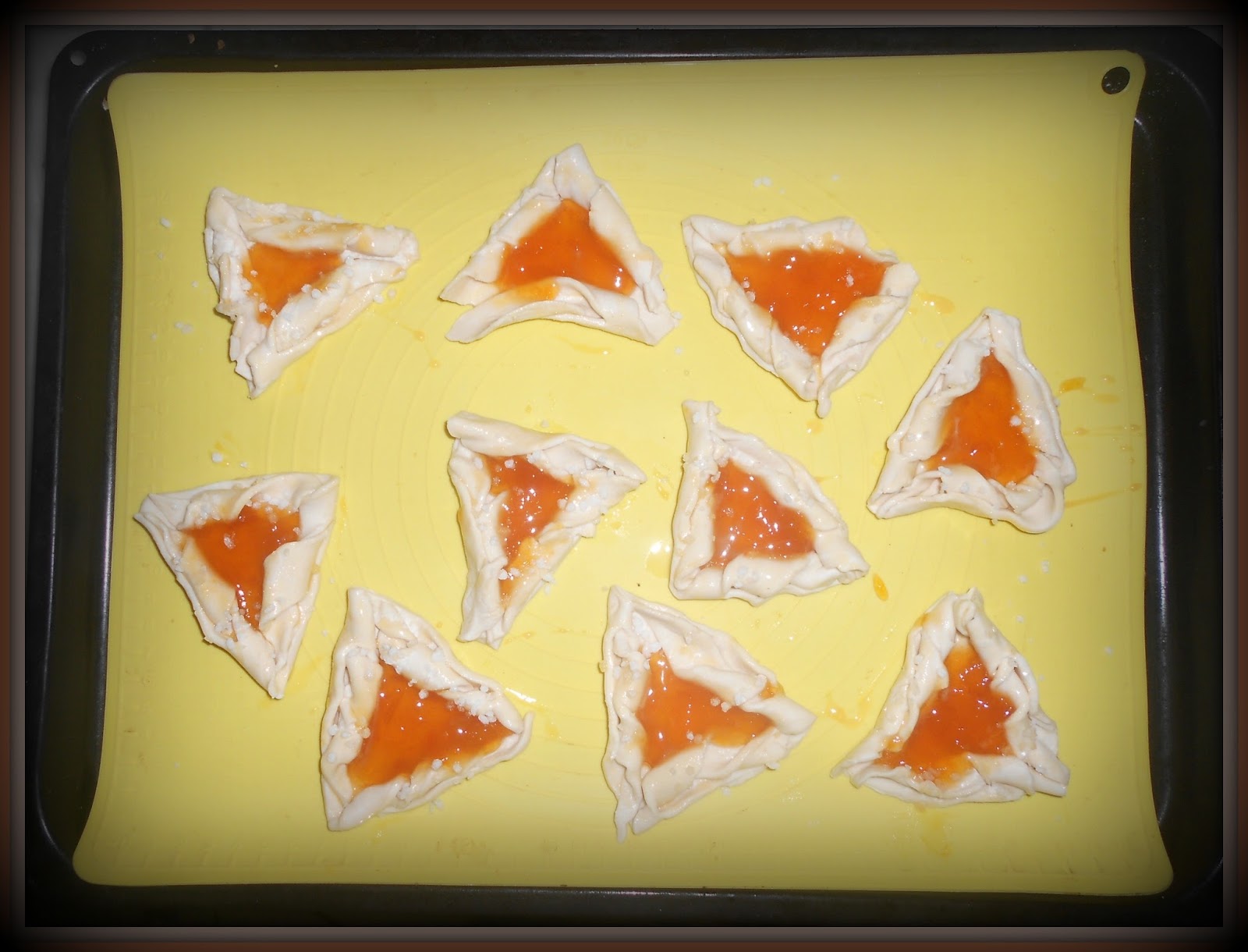 lila365idees: ΓΛΥΚΑ ΤΡΙΓΩΝΑ ΑΠΟ ΣΦΟΛΙΑΤΑ (SWEETS TRIANGLE PIES OF PUFF ...