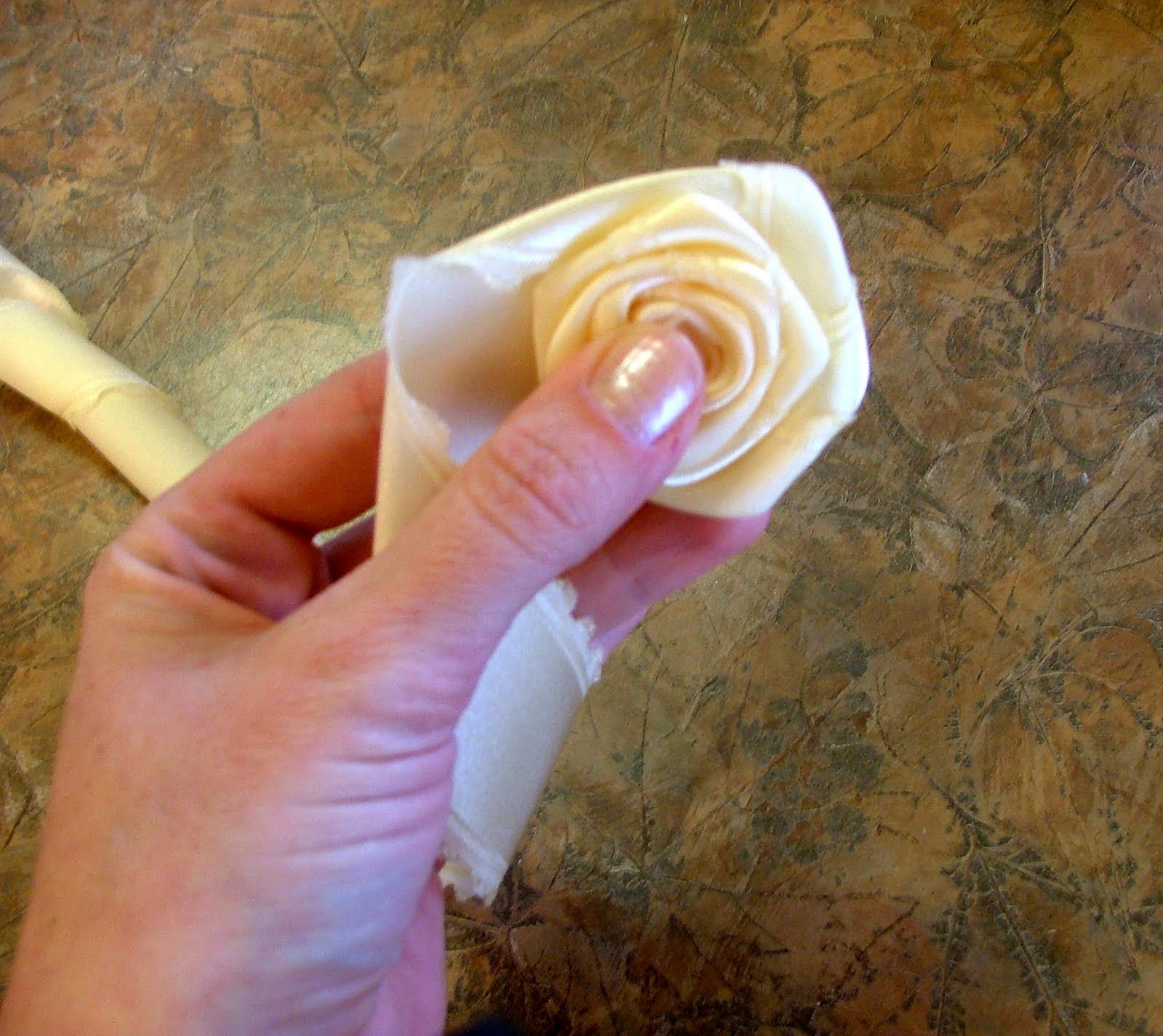 Andrea's Bow Cottage: Ribbon Roses