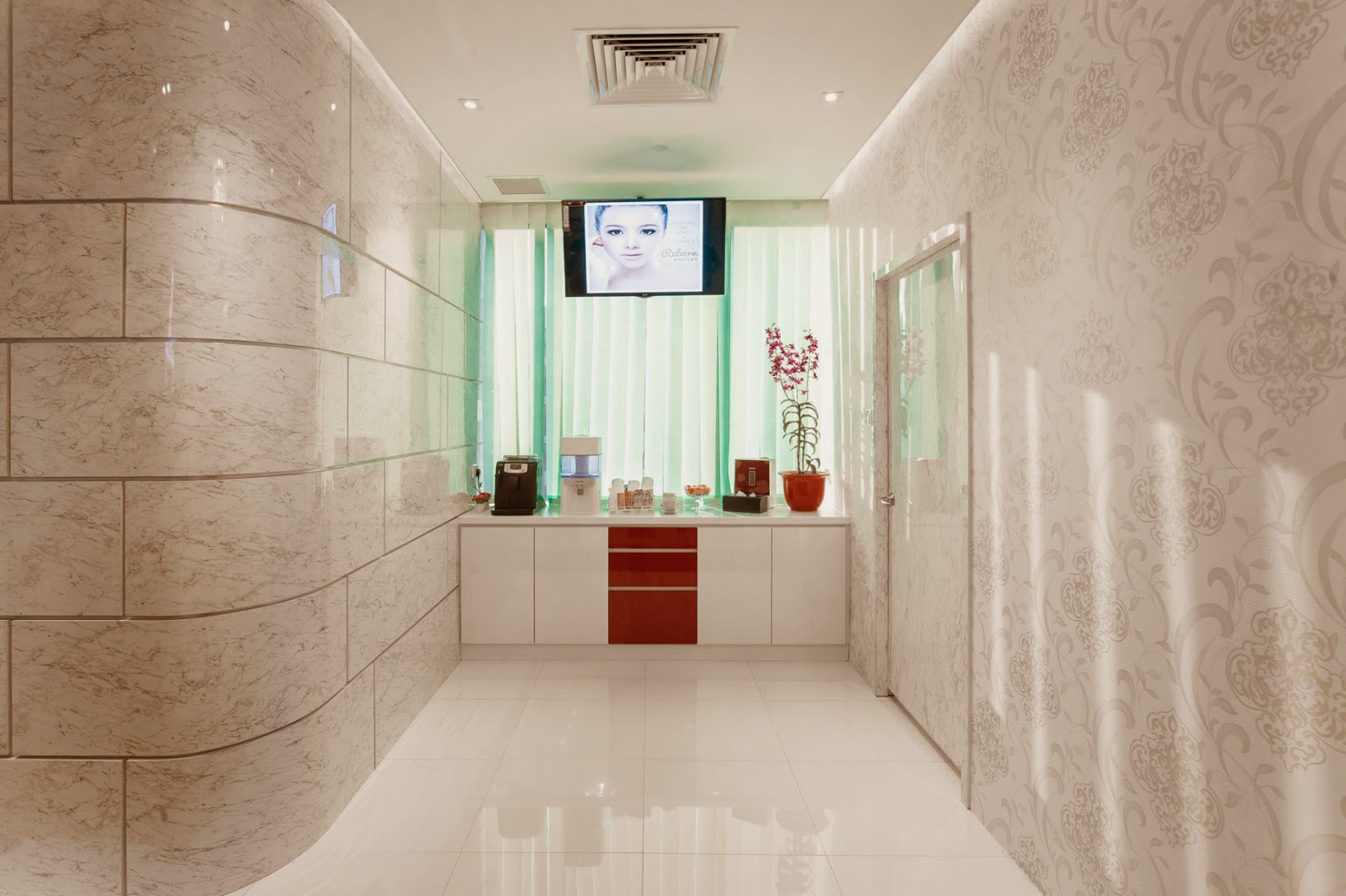 Venus Viva Diamond Polar RF treatment at Dermaster Singapore