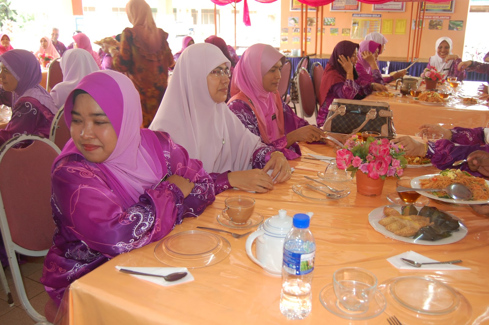 SEKOLAH KEBANGSAAN SERI DUYONG,MELAKA: SESSI JAMUAN RINGAN UNTUK TETAMU ...