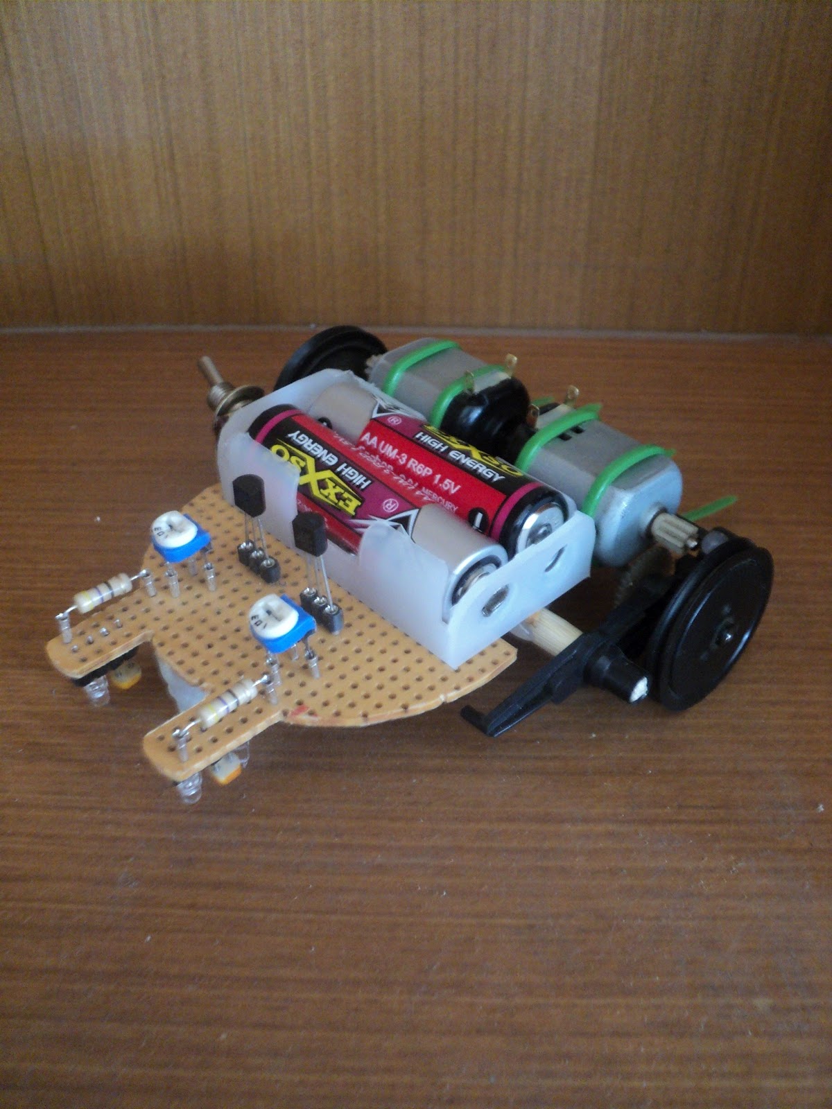 Simple Line Follower Robot - Bolabot