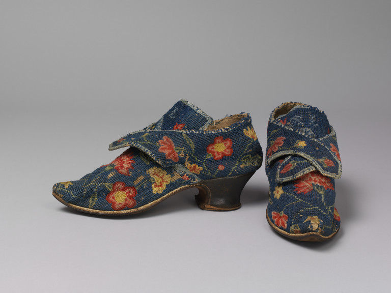 SilkDamask : Two Views of the Same Georgian Shoes, c. 1730-40s