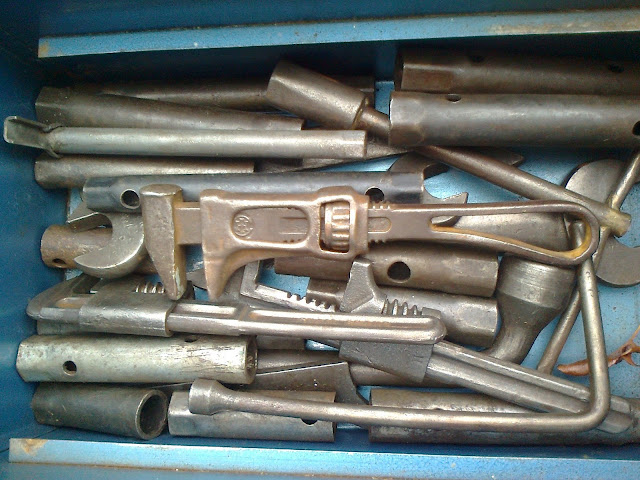 Vintageshed: Always plenty of second hand tools.