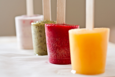 25 Popsicle Recipes // Cool off with a frozen treat! - The Cottage Market