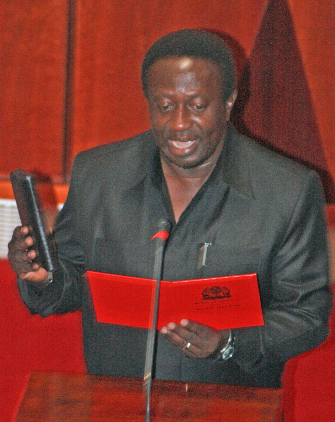 Swahili Time: Je, Mheshimiwa Harrison Mwakyembe Alipewa Sumu?