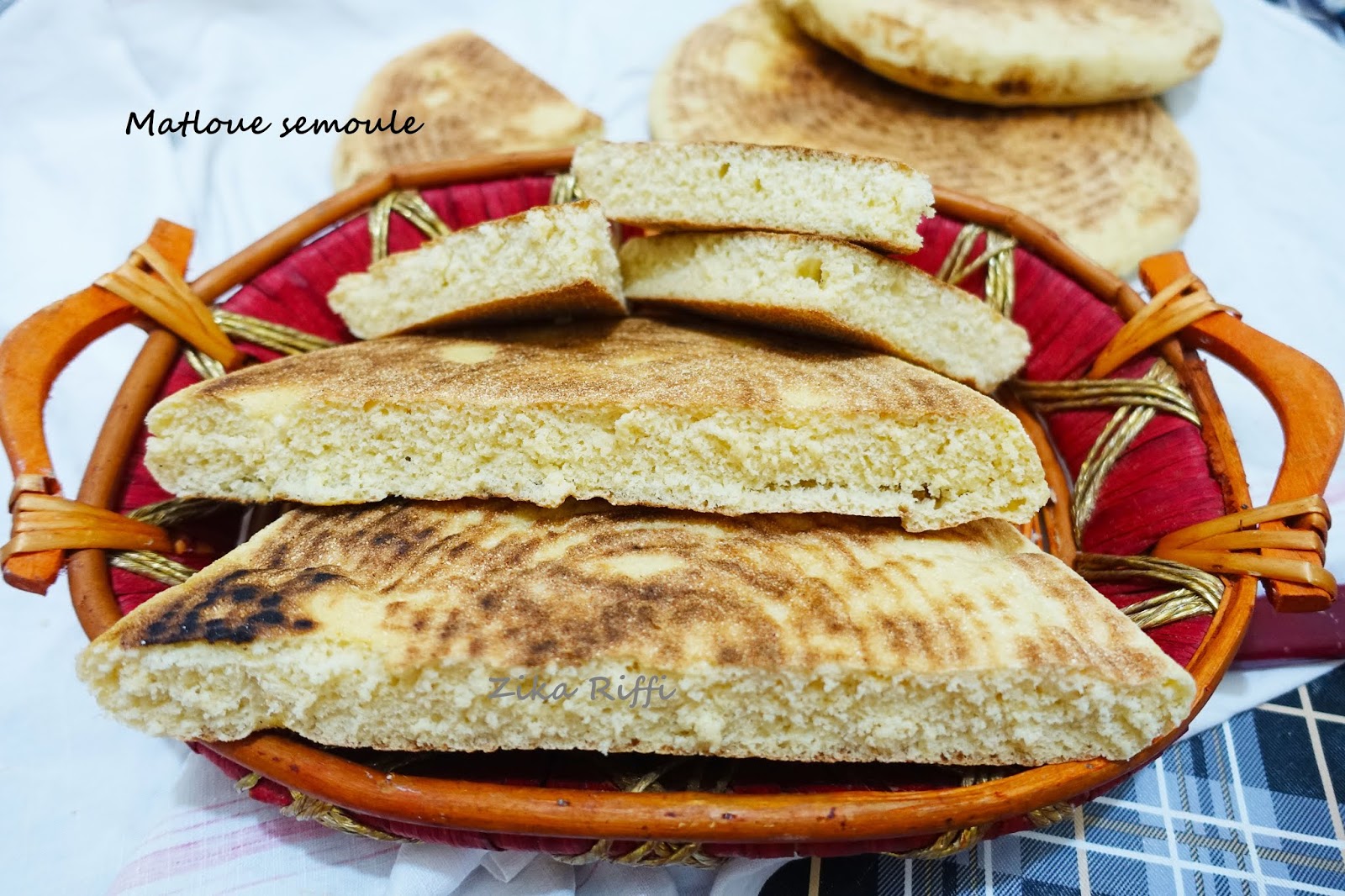 MATLOUE-MATLOUH BÔNOIS A LA SEMOULE-GALETTE LEVÉE