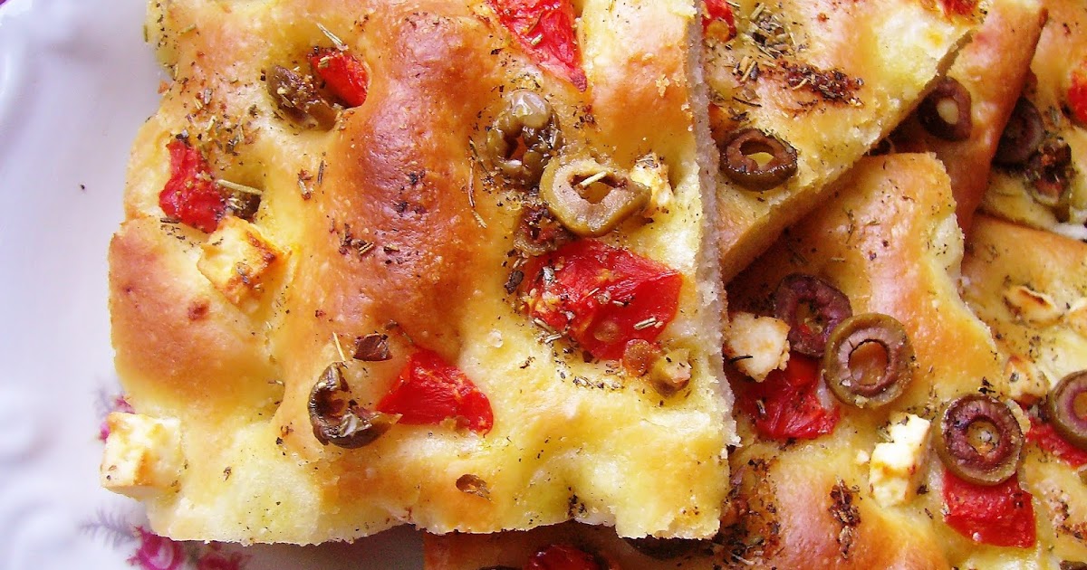 Focaccia (Fokača) sa paradajzom, sirom i maslinama
