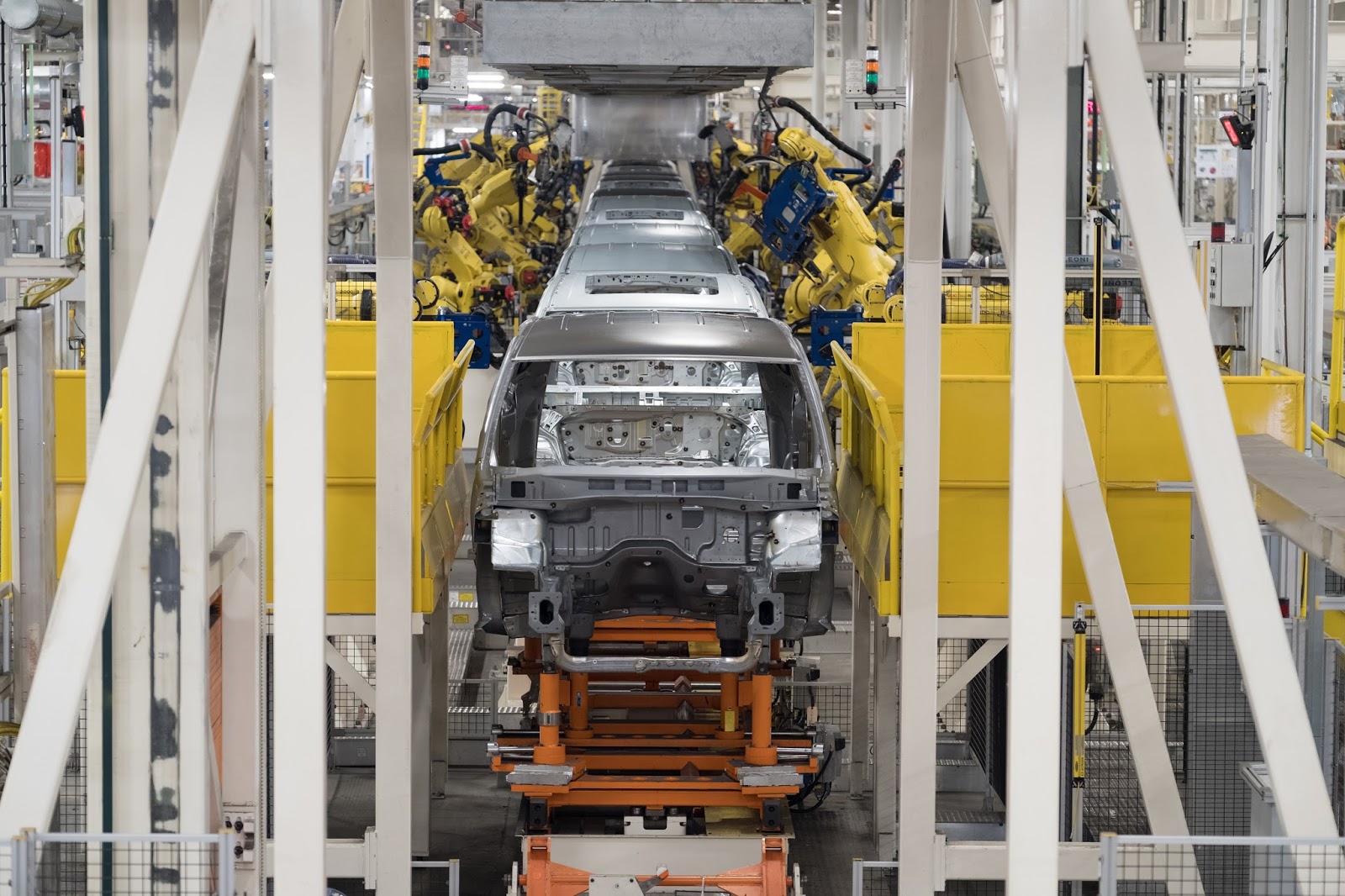 The Motoring World: USA - Windsor plant continues 33 years of minivan ...