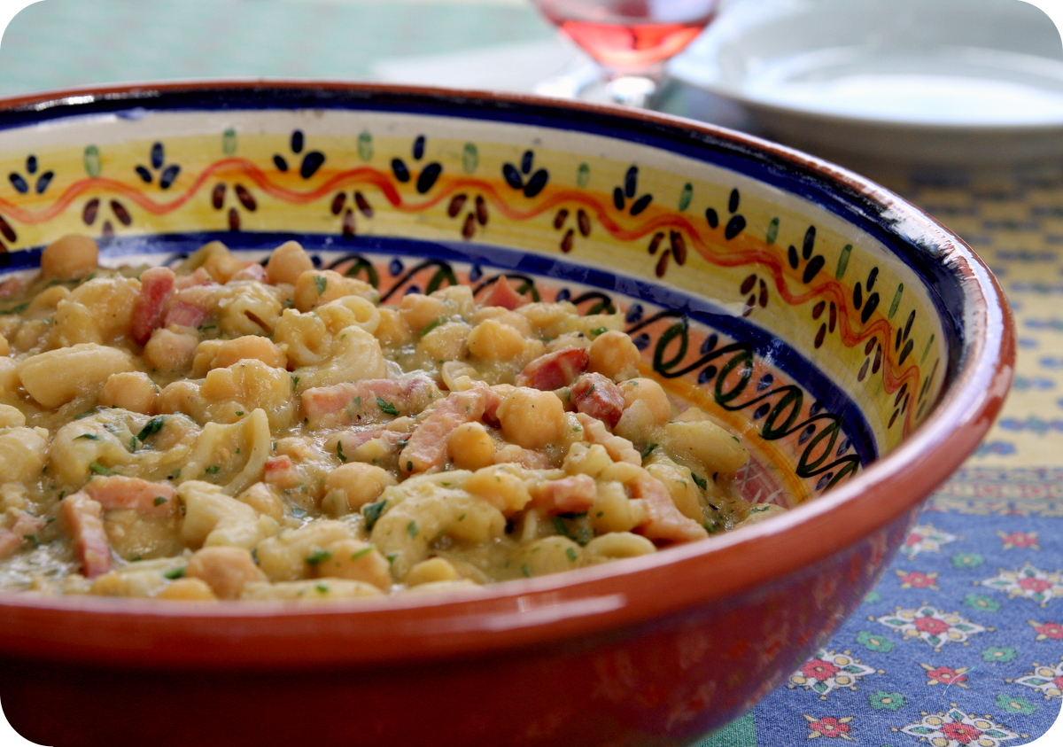 Elvira's Bistrot: Pasta e ceci (Massa com grão-de-bico)