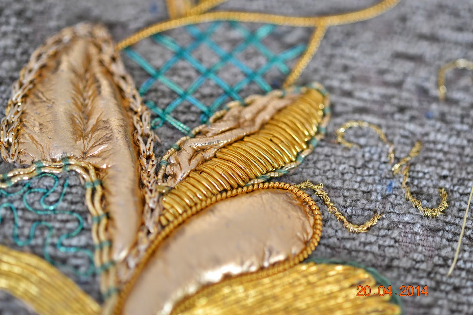 Renata's arts and crafts: Gold Work Embroidery Sampler - progress