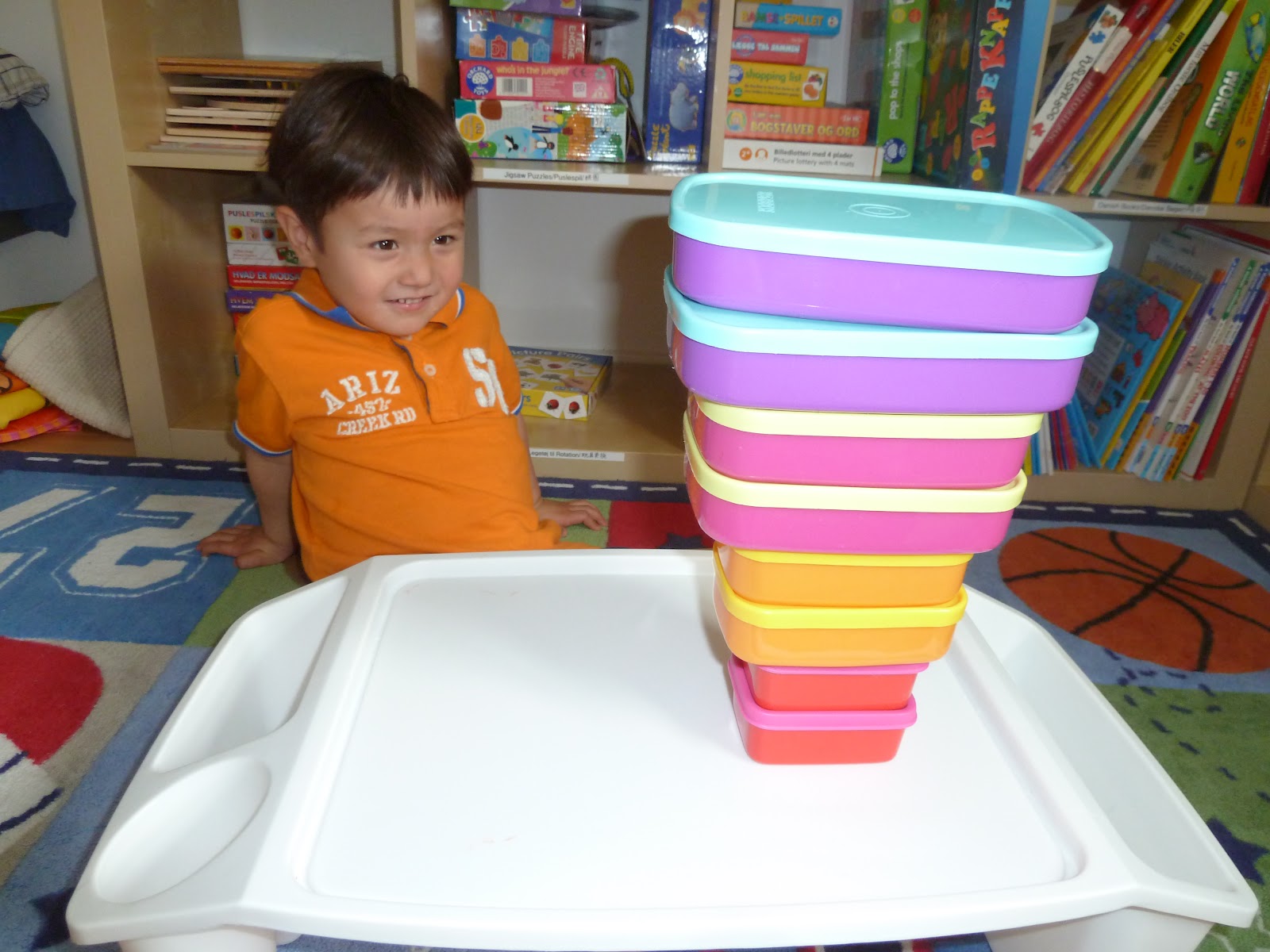 Family FECS: Montessori Activity: Opening & Closing Containers with Lids