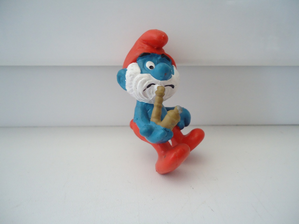 Vintage Smurf Figures: Vintage smurfs PAPA SMURF FIGURE ON ROCKING CHAIR