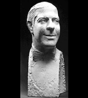 GARDEL EN SUS MONUMENTOS: ESCULTOR ANTONIO PUJIA – CIUDAD DE BUENOS AIRES