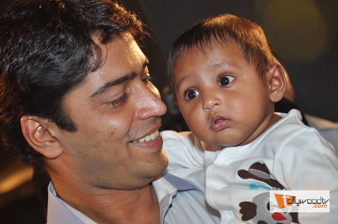 Allari Naresh Family at Kevvu Keka Audio Launch | Tollywoodtv