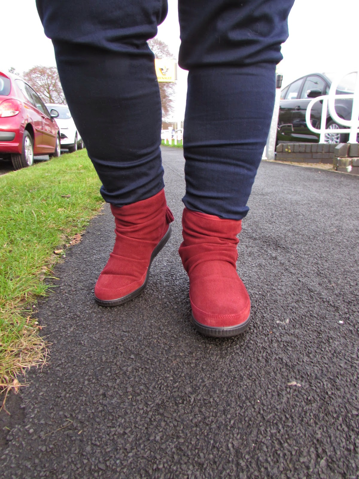 Hotter Makes My Feet Cosy And Warm - Mookie's Life