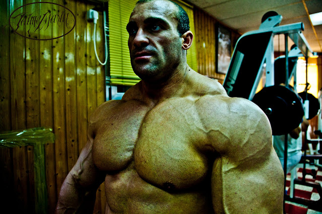 Muscle Lover: The "Spanish Titan" - IFBB Pro bodybuilder Alfonso Del Rio