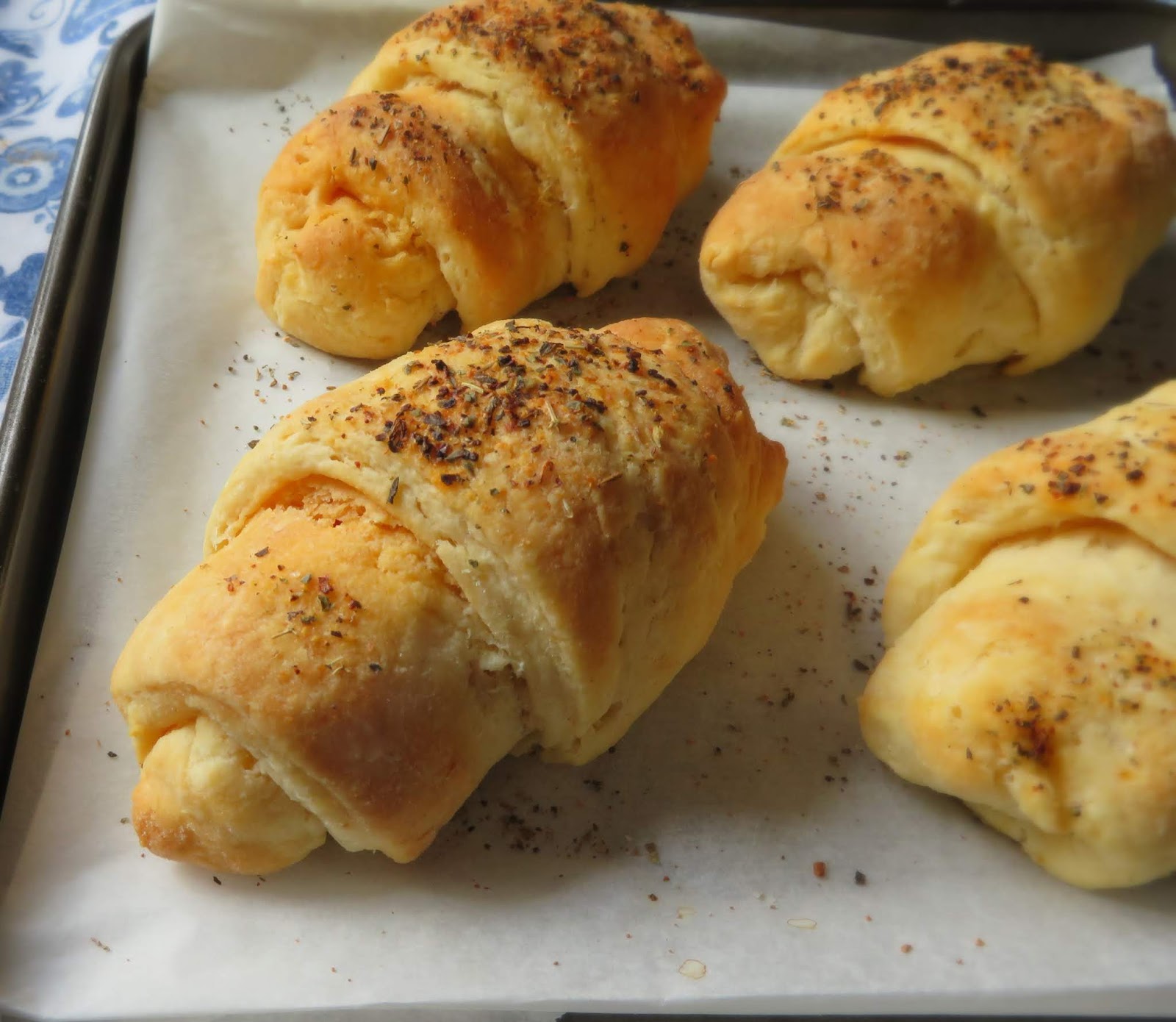 Easy Pizza Rolls | The English Kitchen