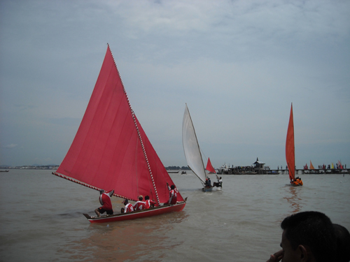 SUKAN AIR - PERAHU LAYAR ~ HUBUNGAN AIR DENGAN MANUSIA
