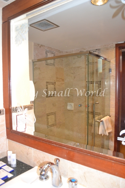 My Small World: Diantara bilik air hotel yang sangat selesa