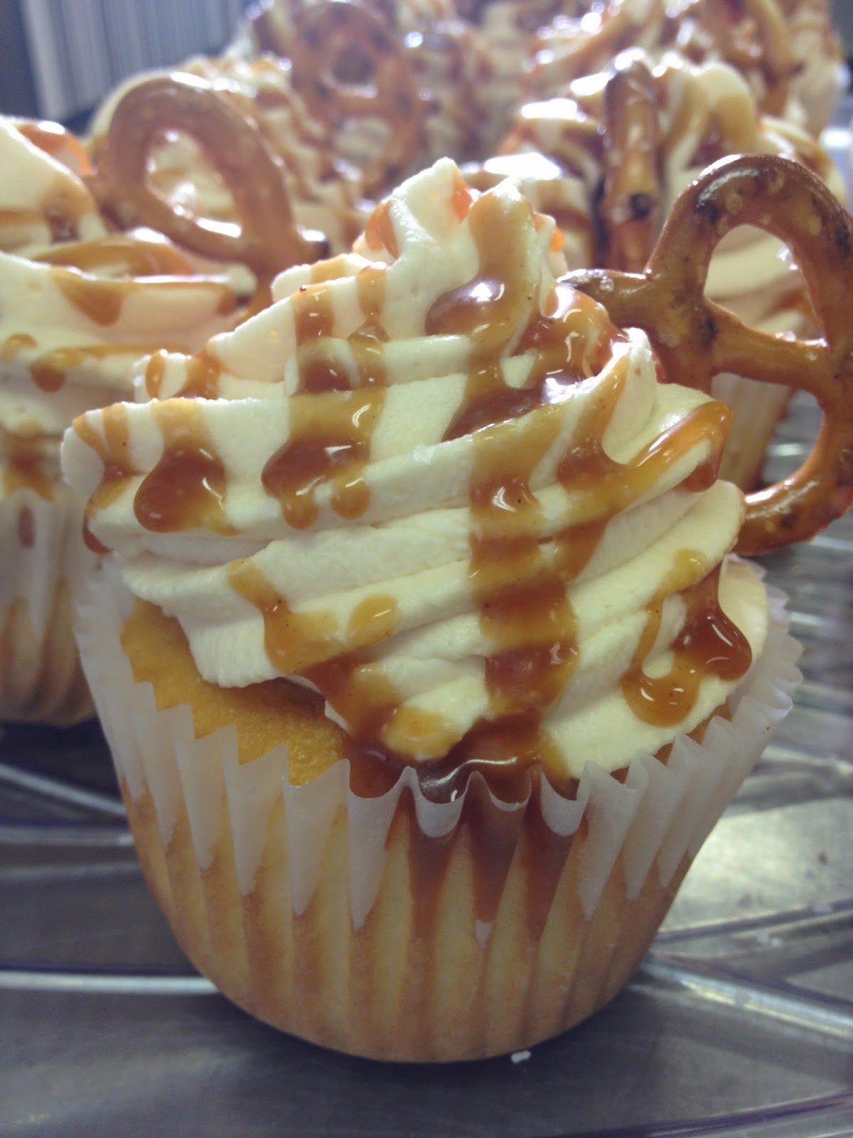 YOUR PERSONAL CHEF: SALTED CARAMEL PRETZEL CUPCAKE