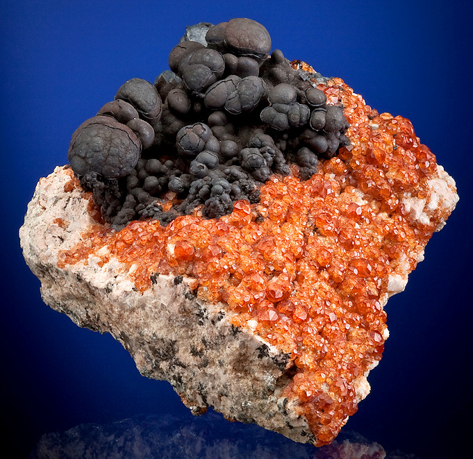 MINERALOGY: Rhodochrosite, Calcite, Scheelite, Spessartine, Pyrrhotite ...