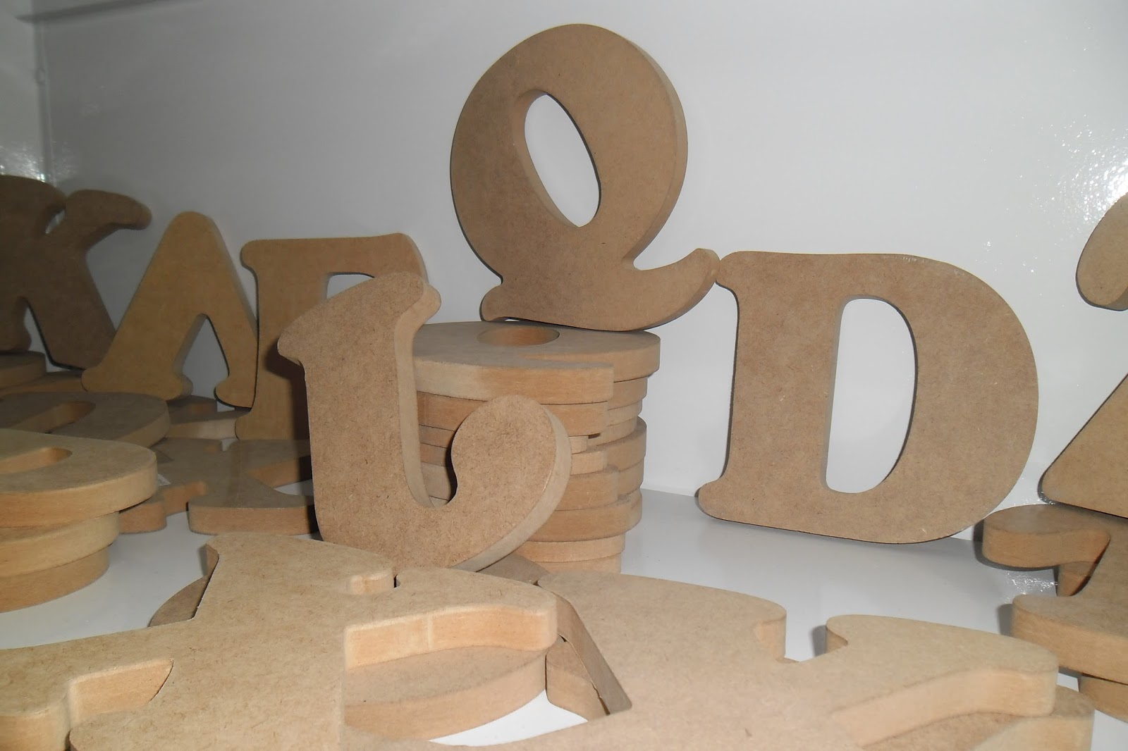 FAZENDO ARTE: LETRAS EM MDF