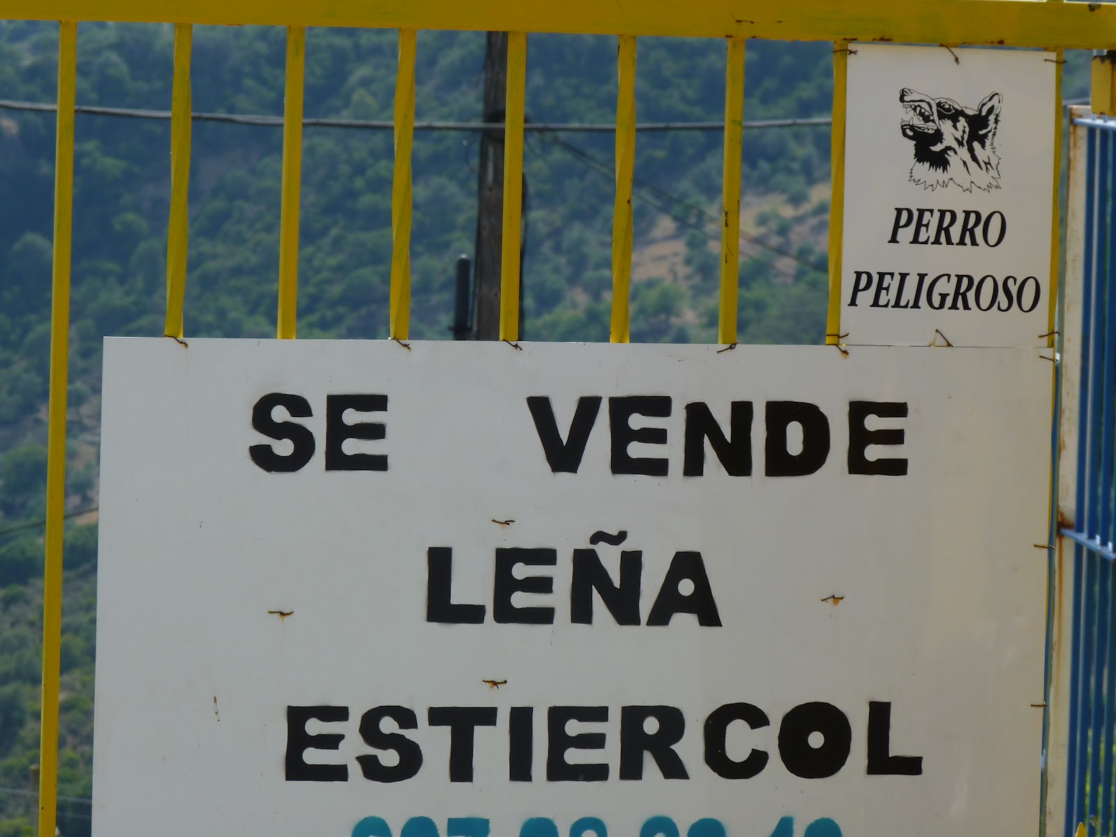 Ubrique en verde: III-Carteles para pensar.