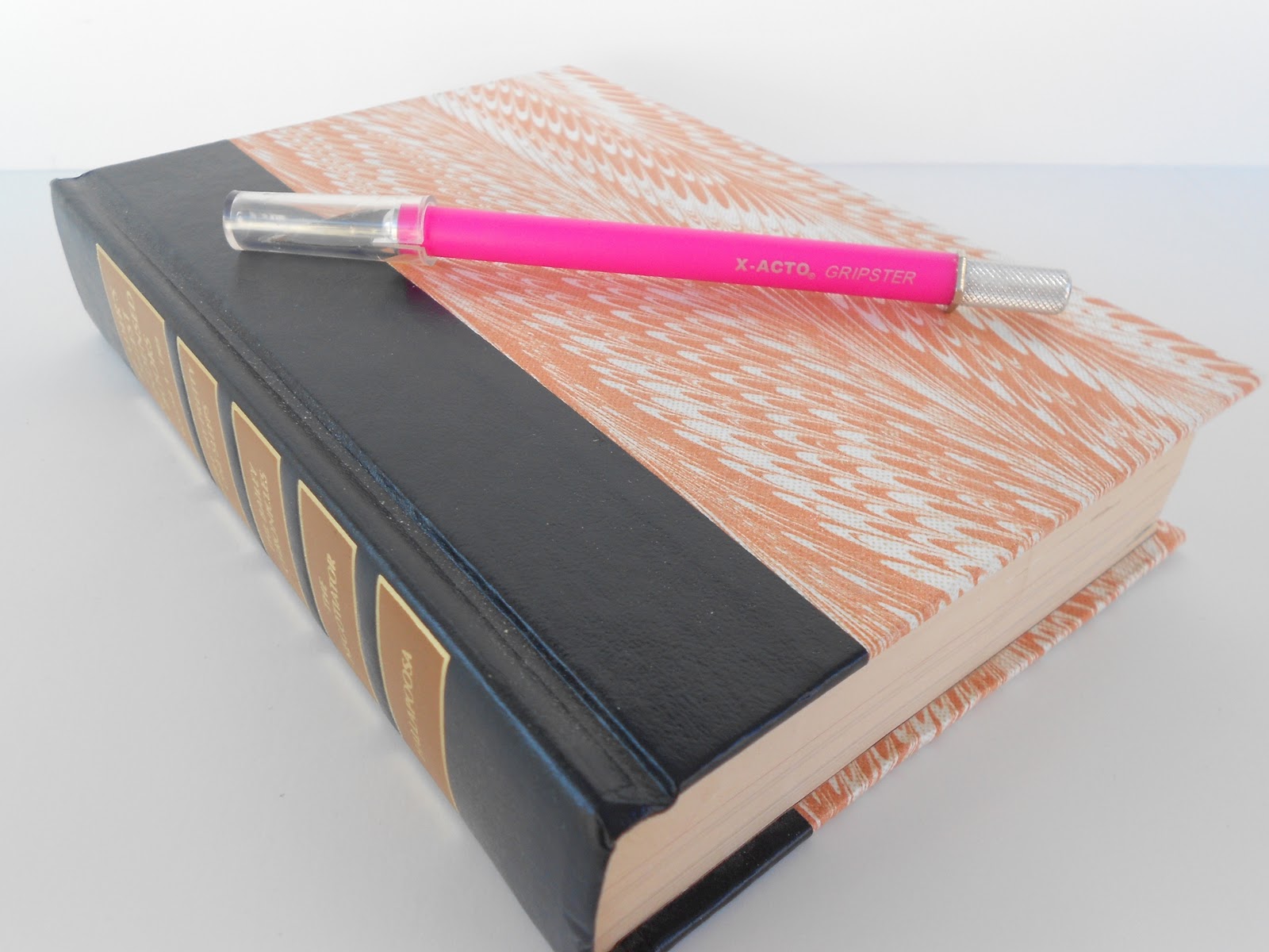 Last Minute Handmade Gift Tutorial~ Make Upcycled Book Journals~(Elmers ...