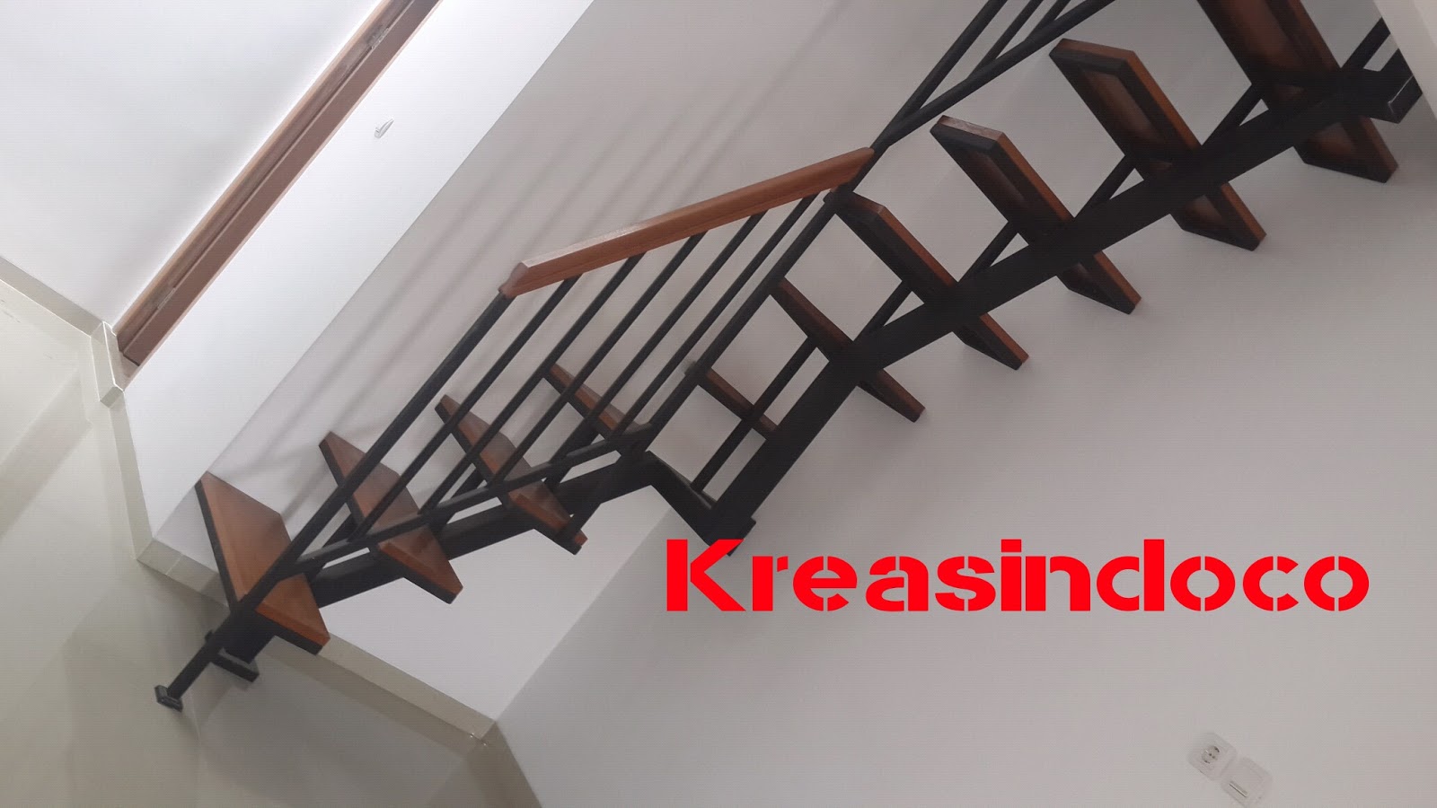 Gambar Tangga Besi Luar - bebbyZone