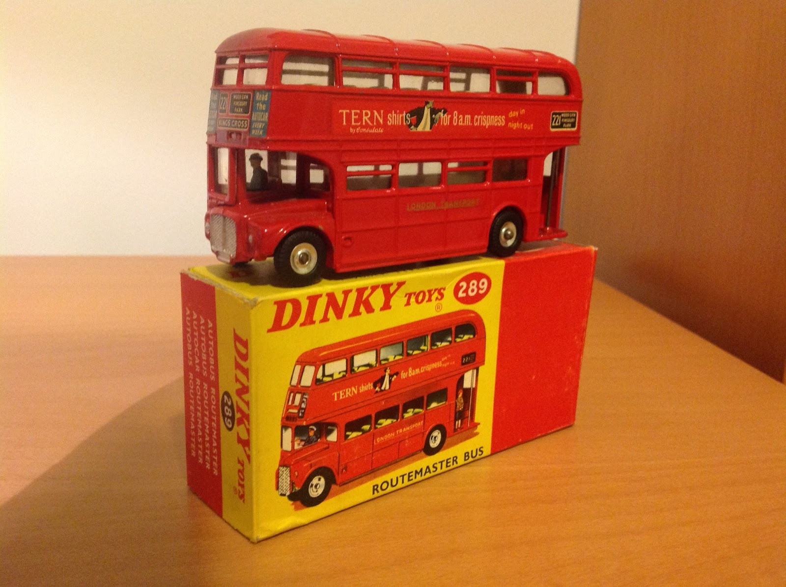 Oscar's Classic Model Cars Collection: 1950s Routemaster Autobus