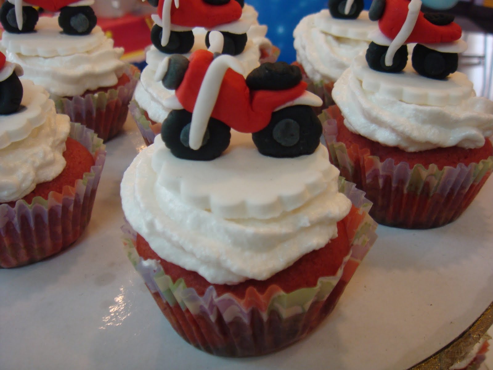 yencakes: Motorbike Themed Cupcakes