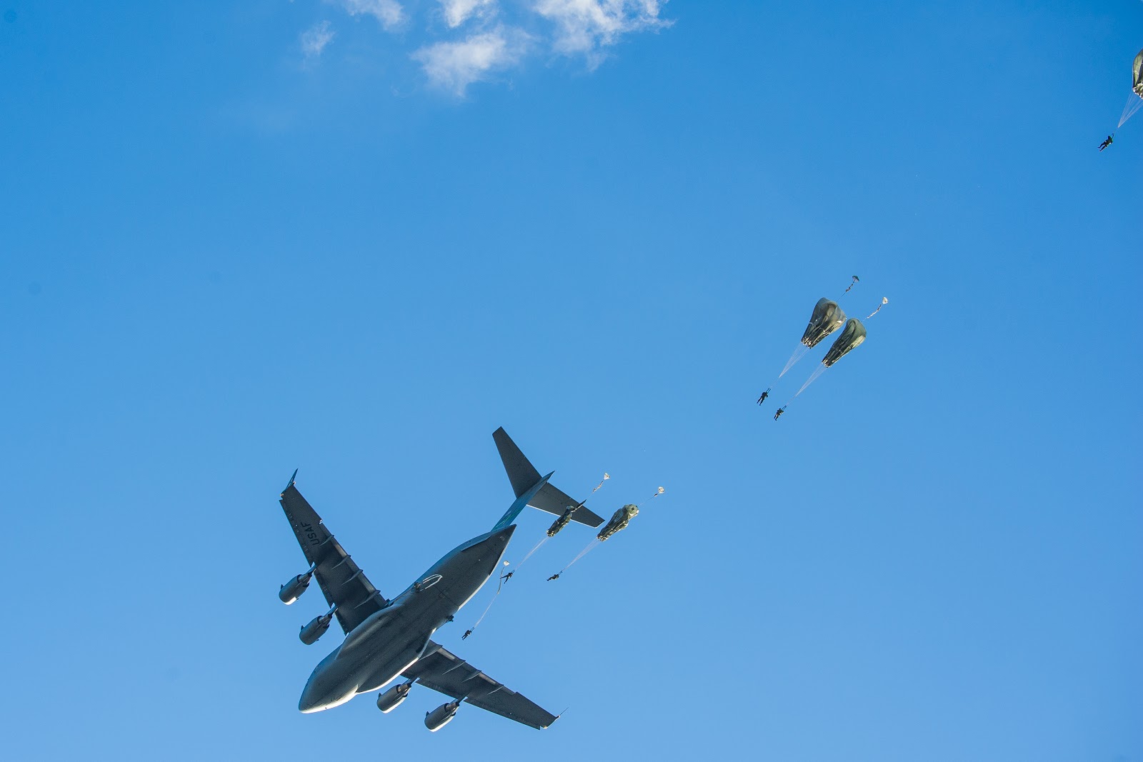 SNAFU!: 3rd Battalion, The Royal Canadian Regiment jump with the 82nd ...