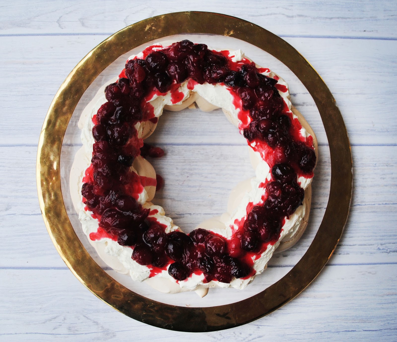 Sharkett Sisters: WINTER BERRY MERINGUE WREATH
